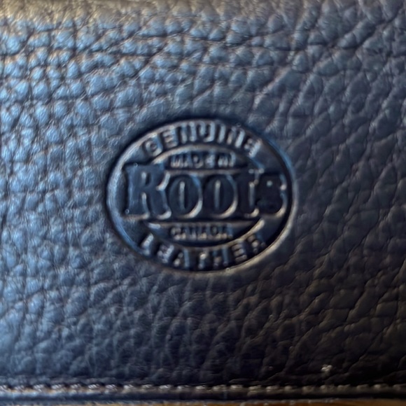 Roots | Accessories | Roots Genuine Leather Credit Card Wallet | Poshmark